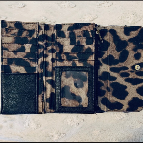 Jessica Simpson | Bags | Jessica Simpson Trifold Wallet | Poshmark